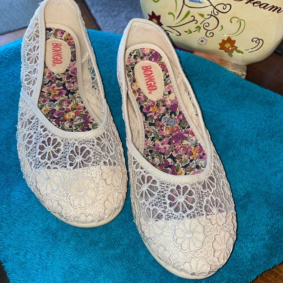 BONGO | Shoes | Nwot Bongo Ballet Flat Sith Crochet Flower Detail Size ...